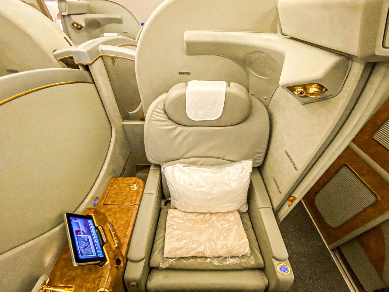 Emirates 777 First Class Review -- Dubai [DXB] to Los Angeles [LAX]