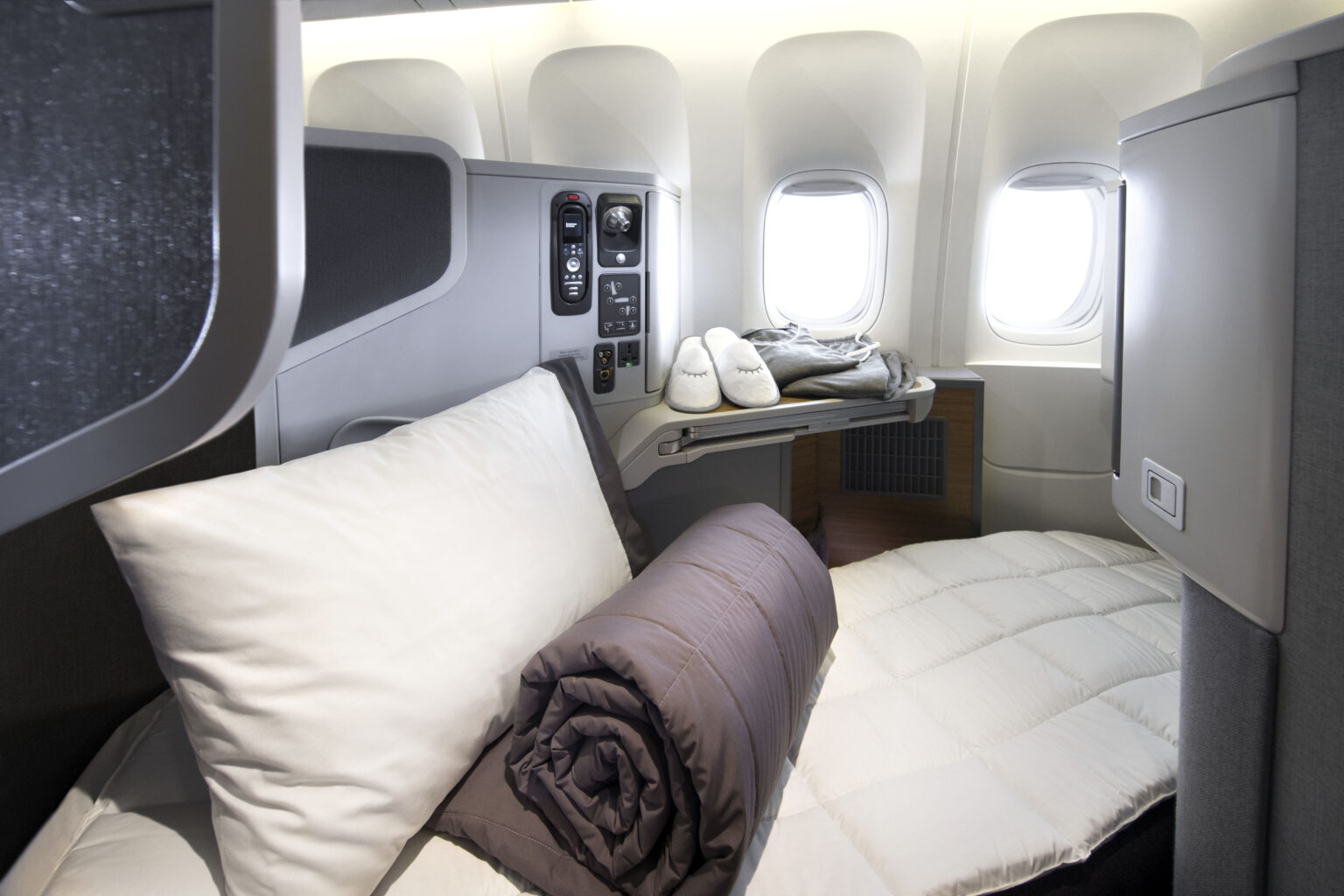 American Airlines Flagship Business vs. British Airways Business Class ...